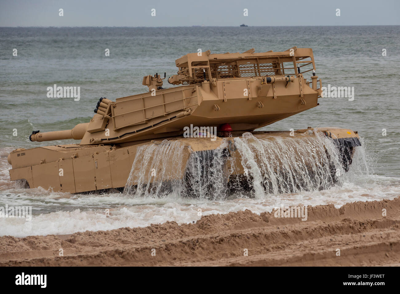Marines from the 4th Tank Battalion, 4th Marine Division, Marine Forces ...