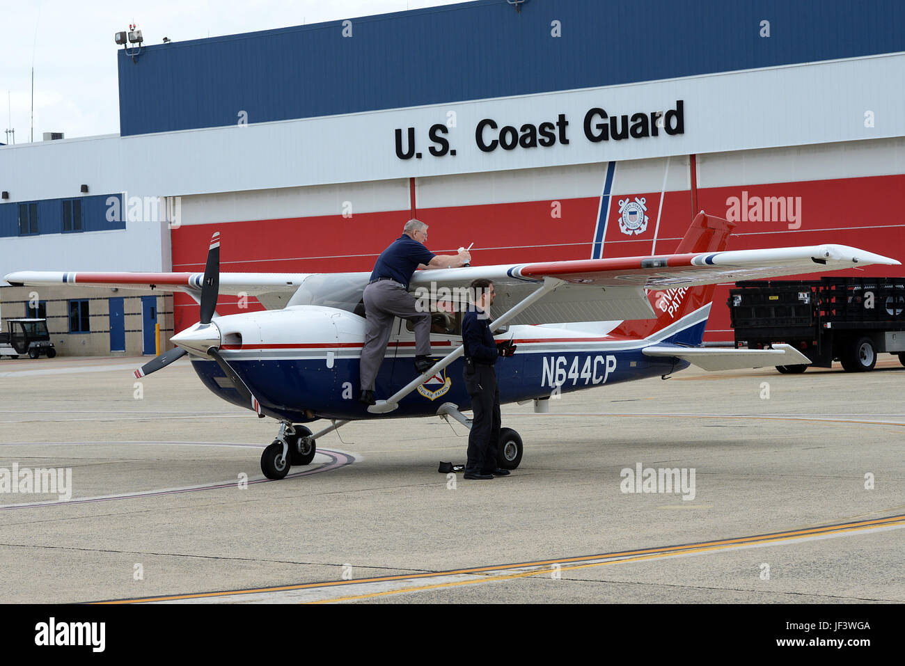 Civil Air Patrol pilots Mark Burchfield, left, and Scott Faulkner ...