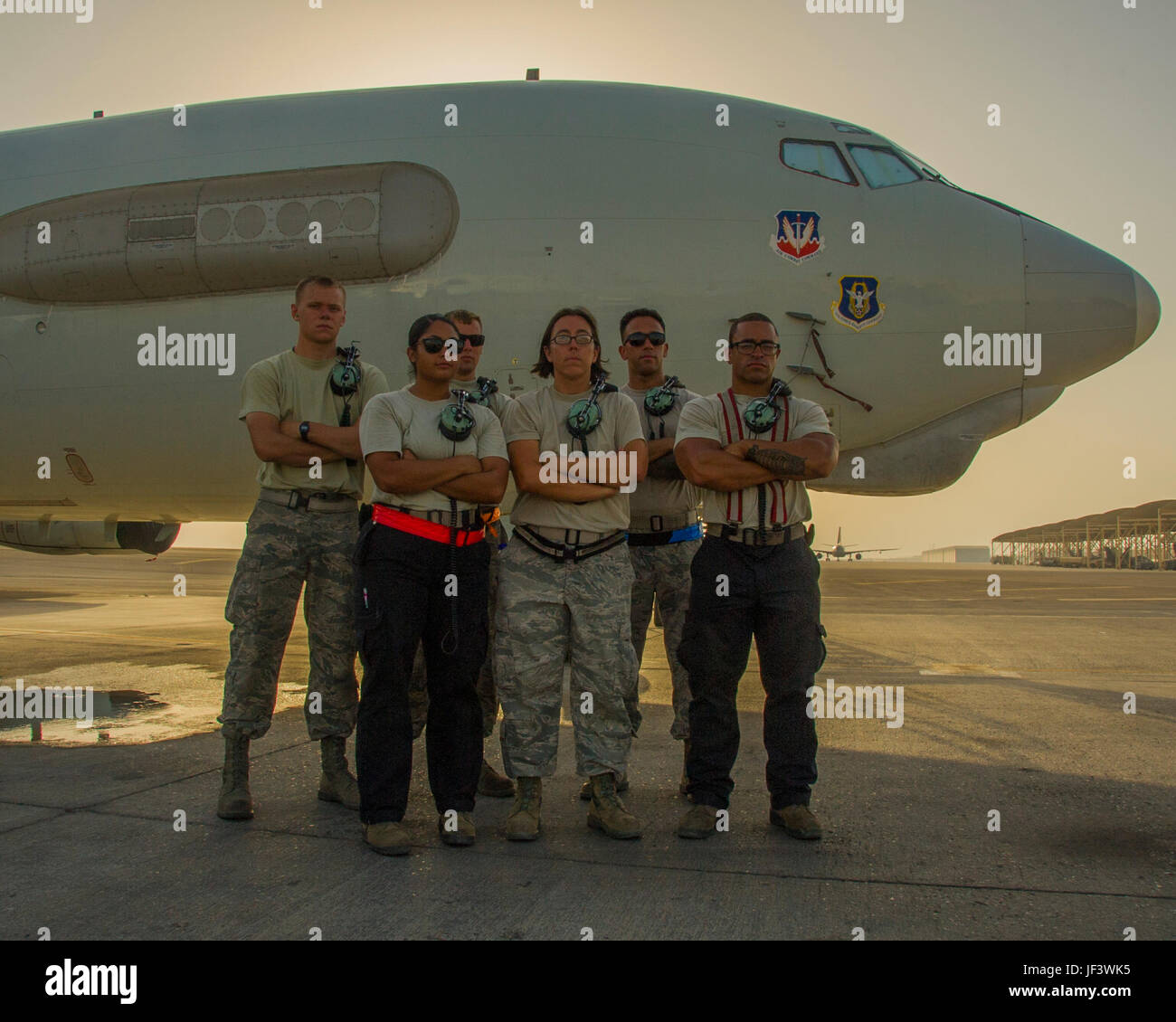 380 expeditionary aircraft maintenance squadron hi-res stock ...