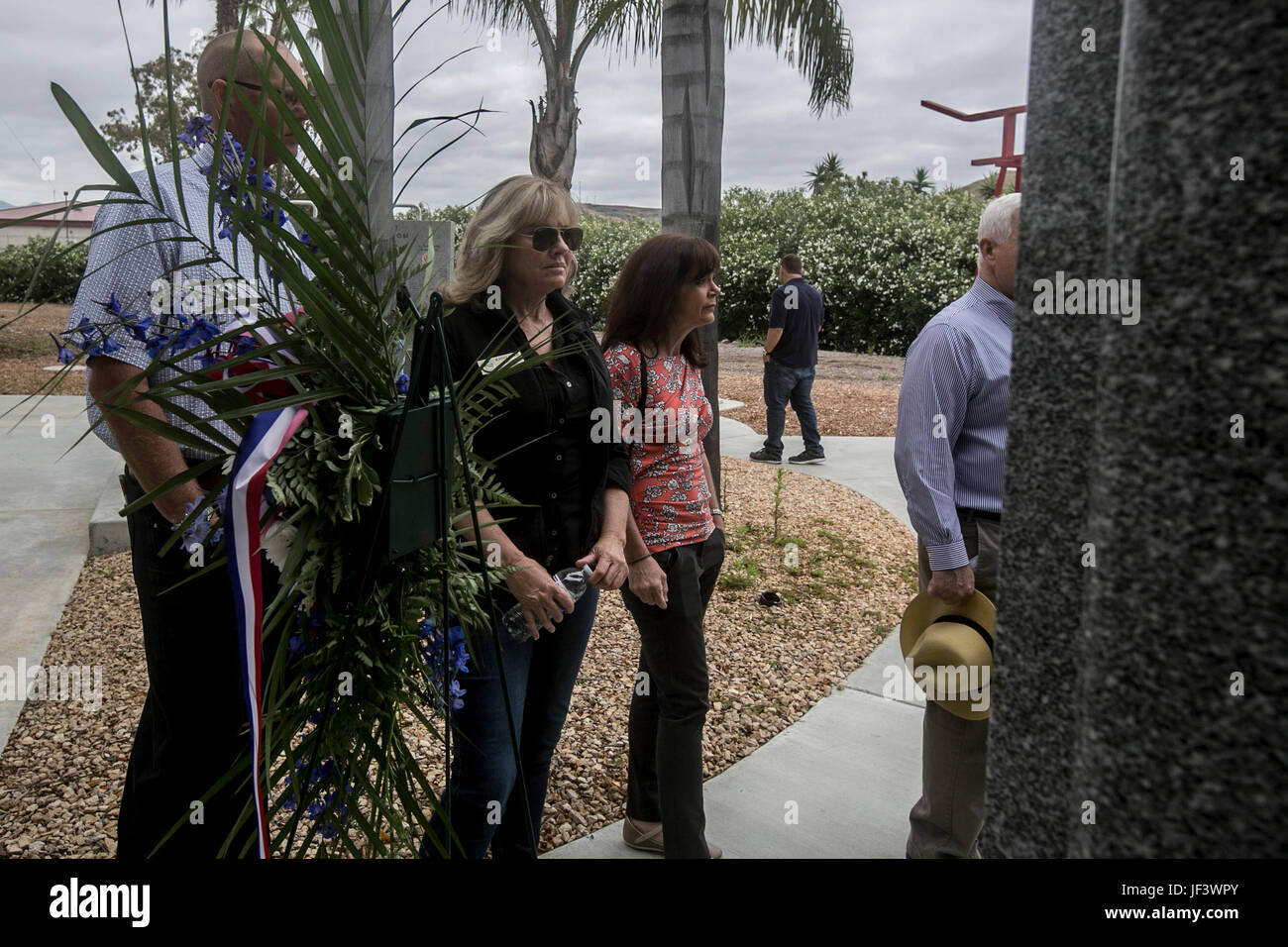 Lt col warren cook hi-res stock photography and images - Alamy