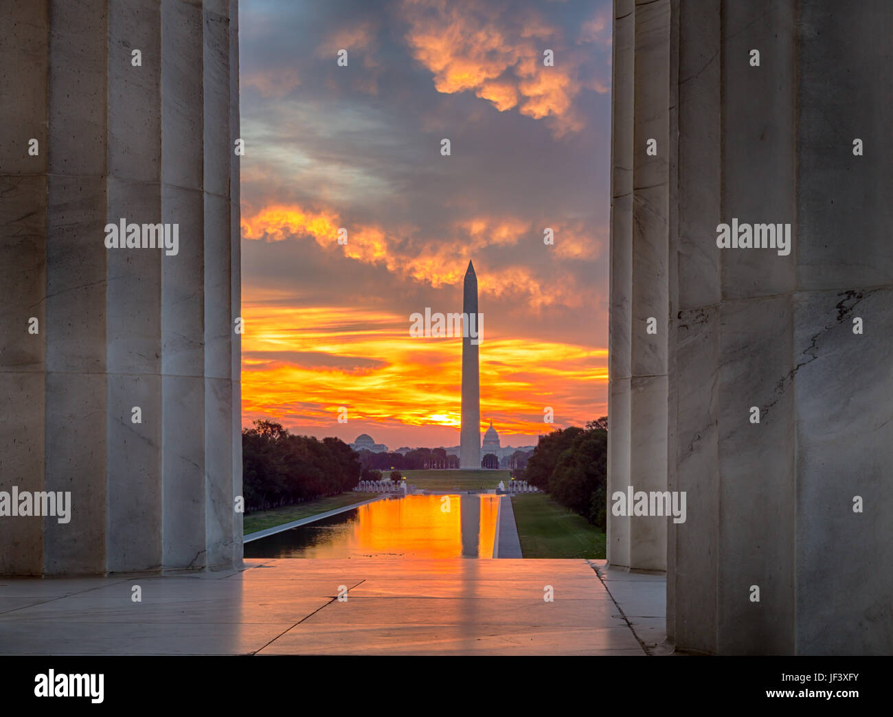 Brilliant sunrise over reflecting pool DC Stock Photo - Alamy