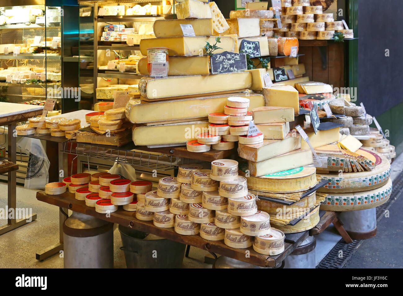 Cheese shop hi-res stock photography and images - Alamy