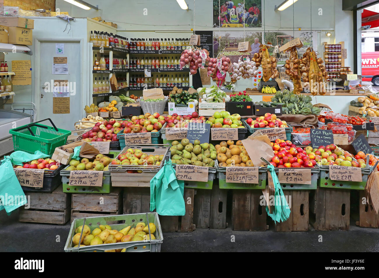 Juice stall borough market hi-res stock photography and images - Alamy