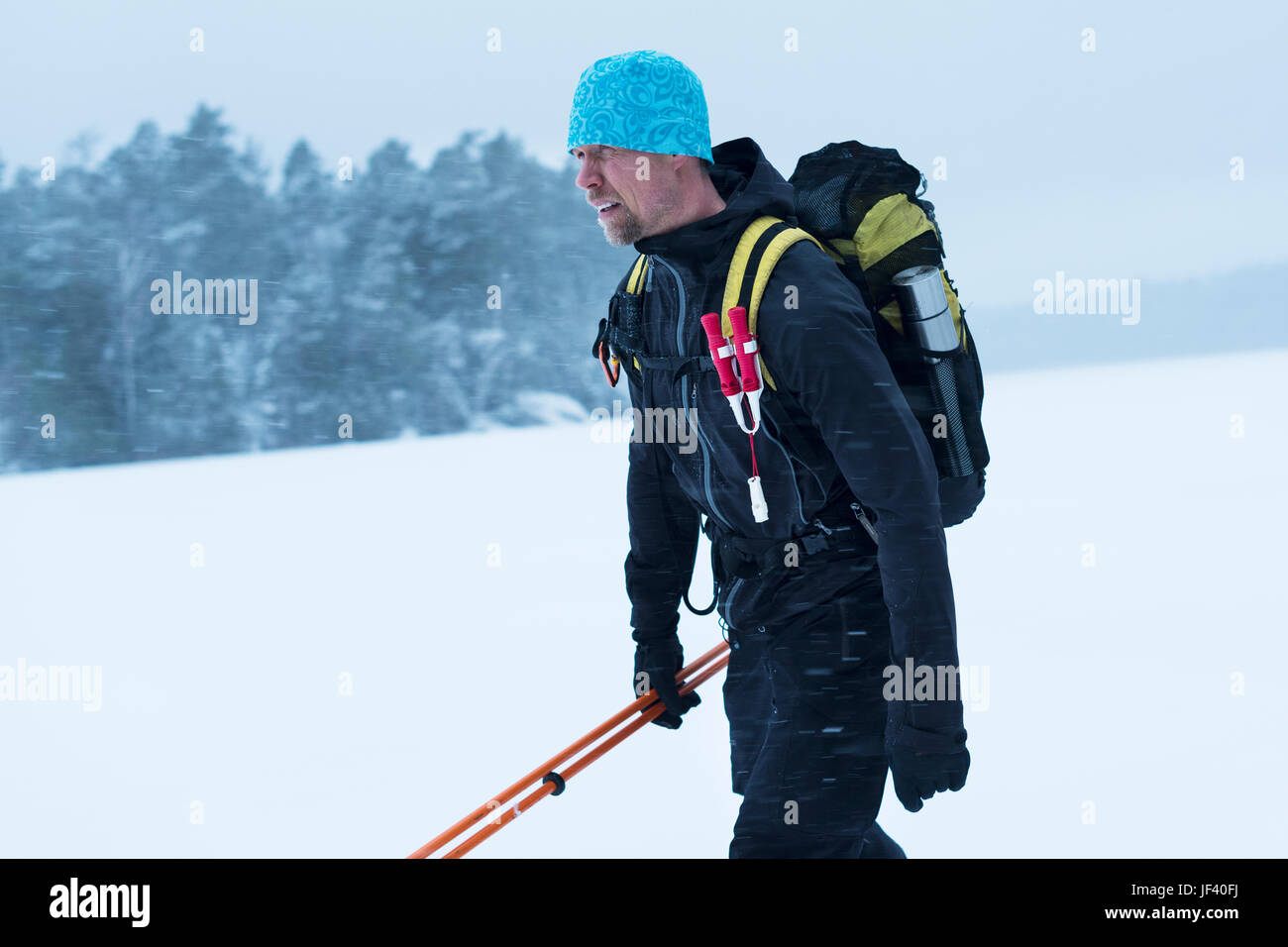 Man long-distance skating Stock Photo - Alamy