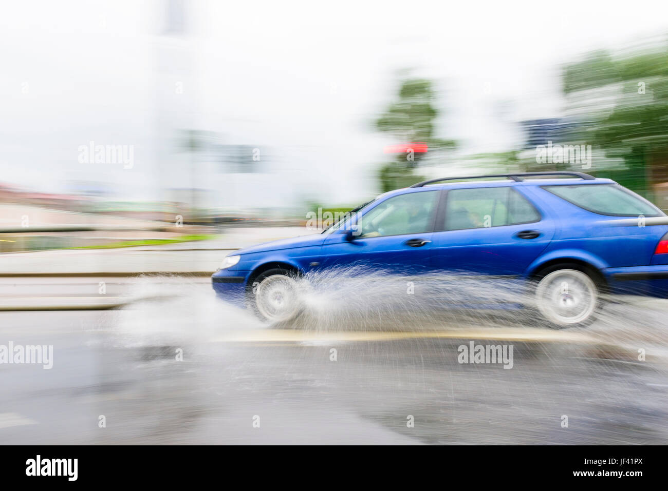 Car splashing hi-res stock photography and images - Alamy