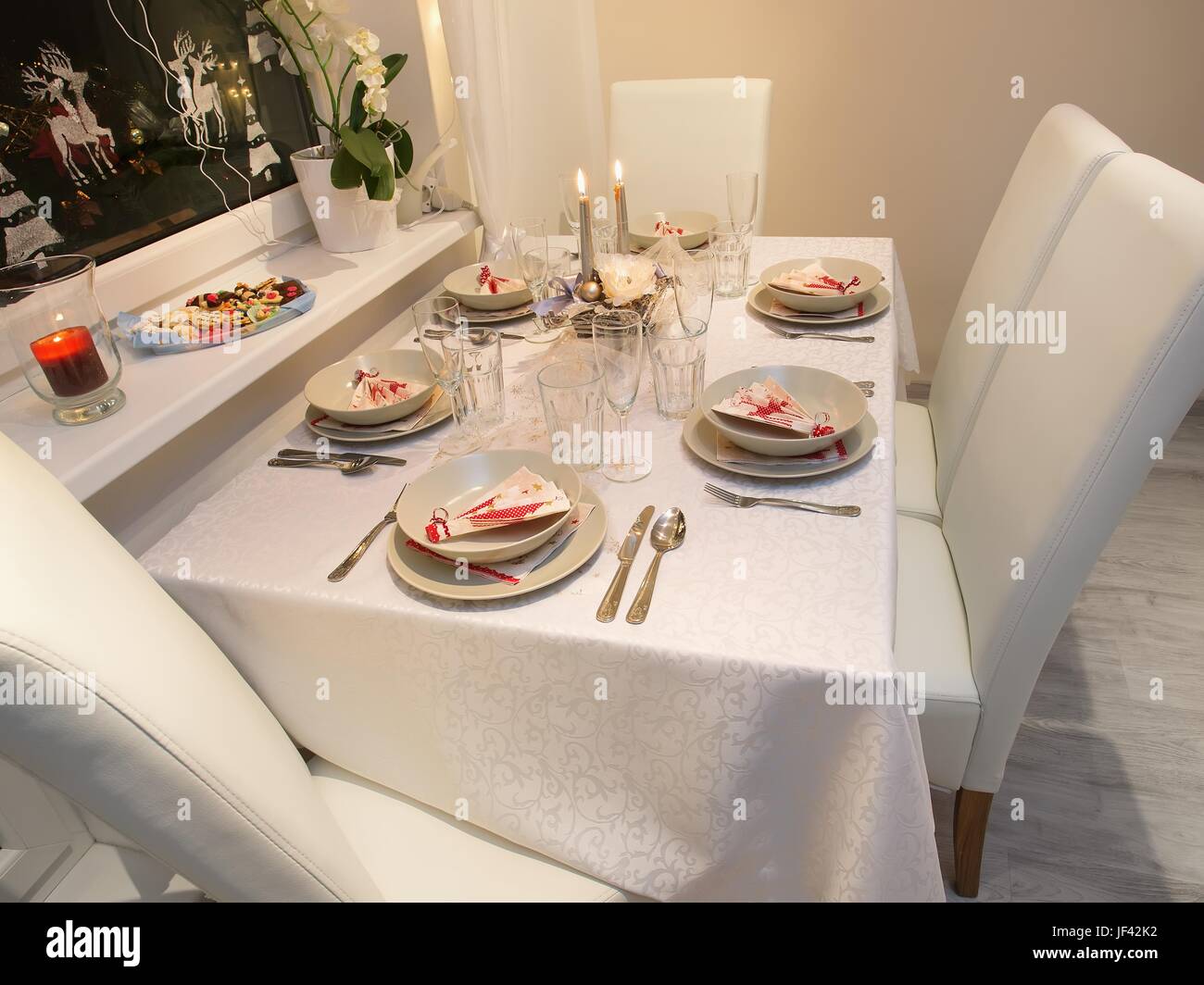 Setting beautiful hi-res stock photography and images - Alamy