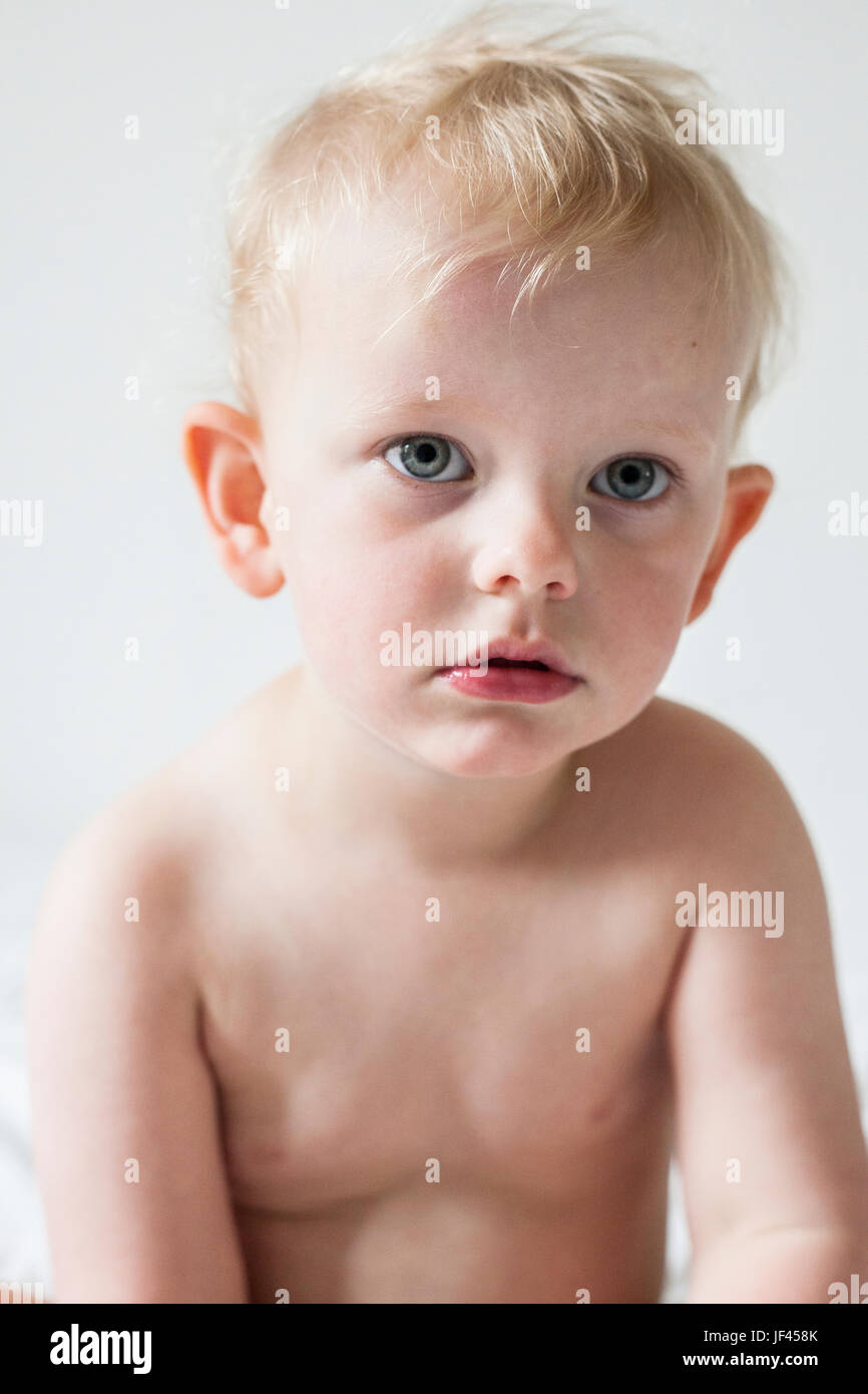 Portrait of cute boy Stock Photo - Alamy