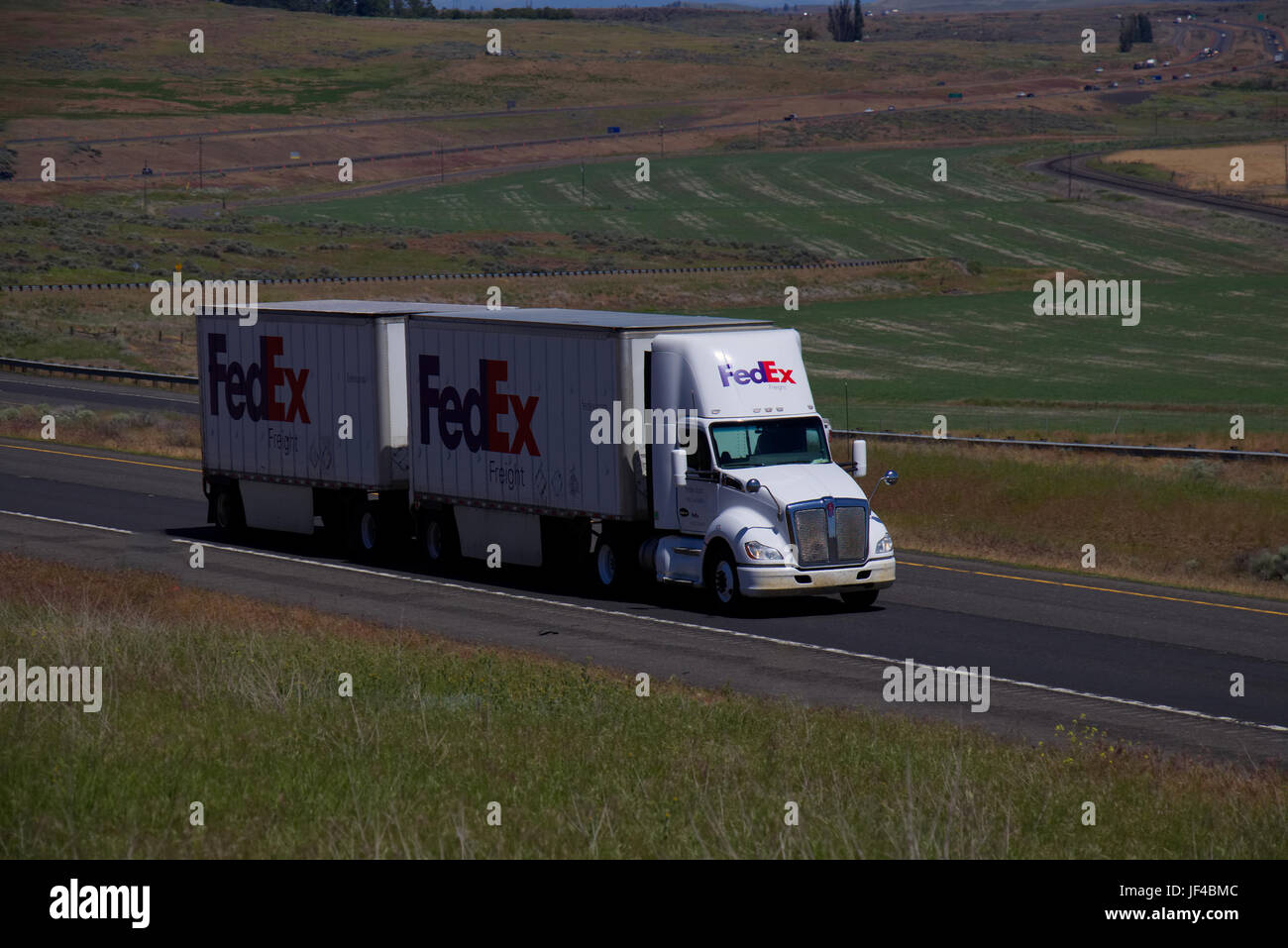 Fedex truck hi-res stock photography and images - Alamy