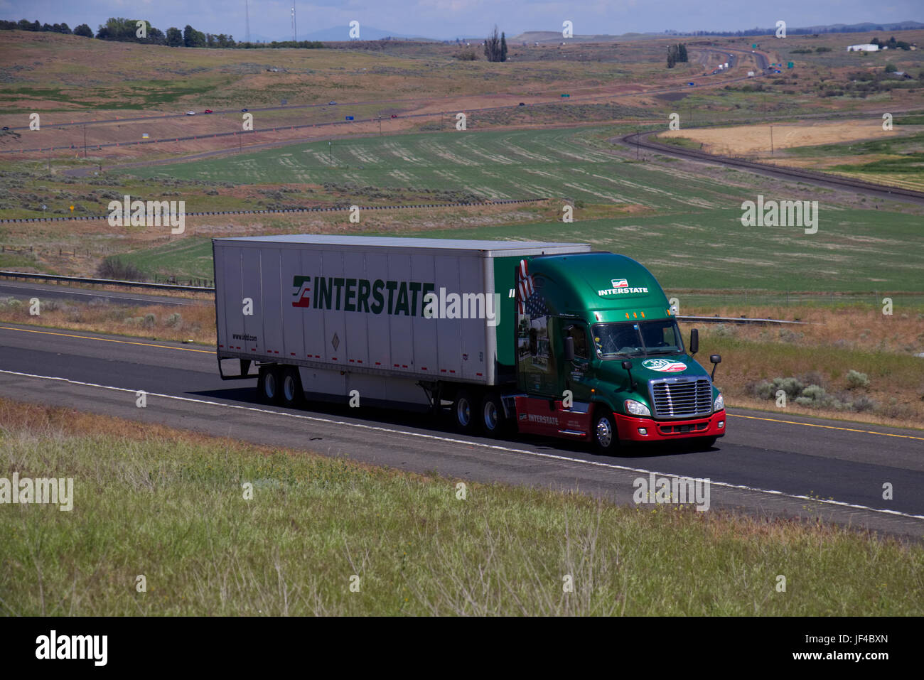 Green Lorry High Resolution Stock Photography and Images - Alamy
