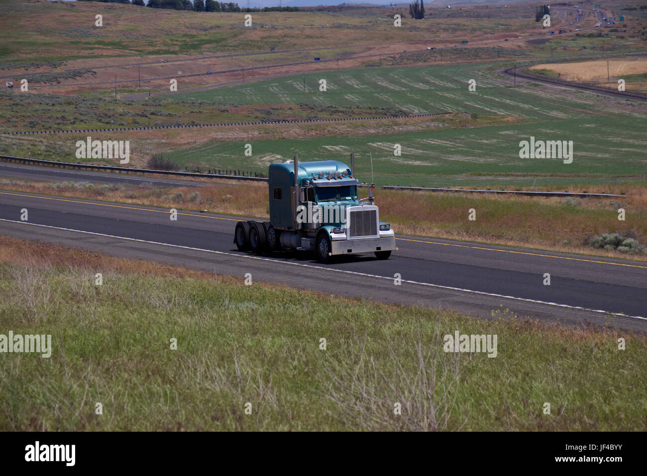 Blue Peterbilt / No trailer Stock Photo - Alamy