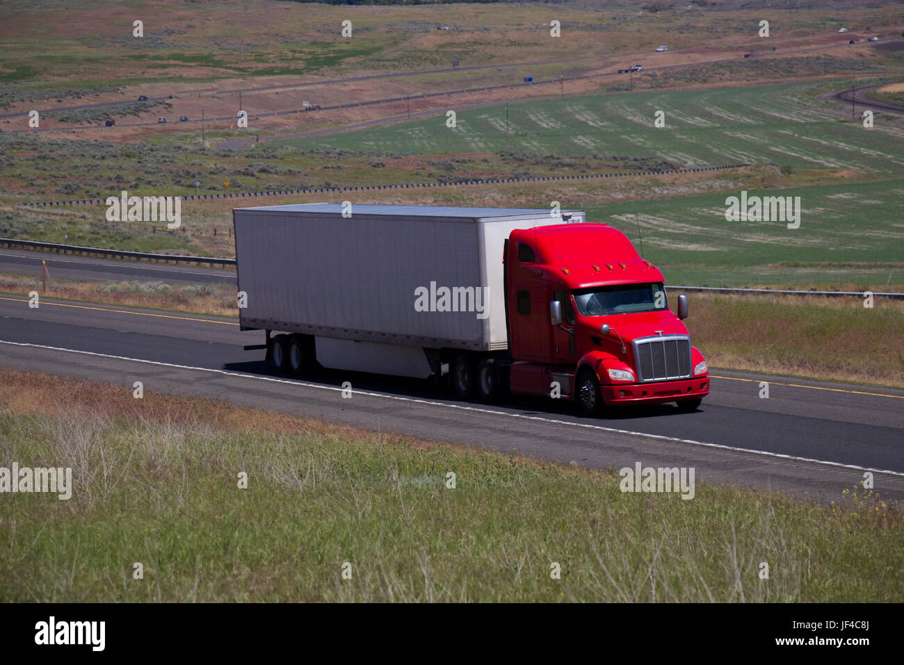 Red semi truck tractor hi-res stock photography and images - Alamy