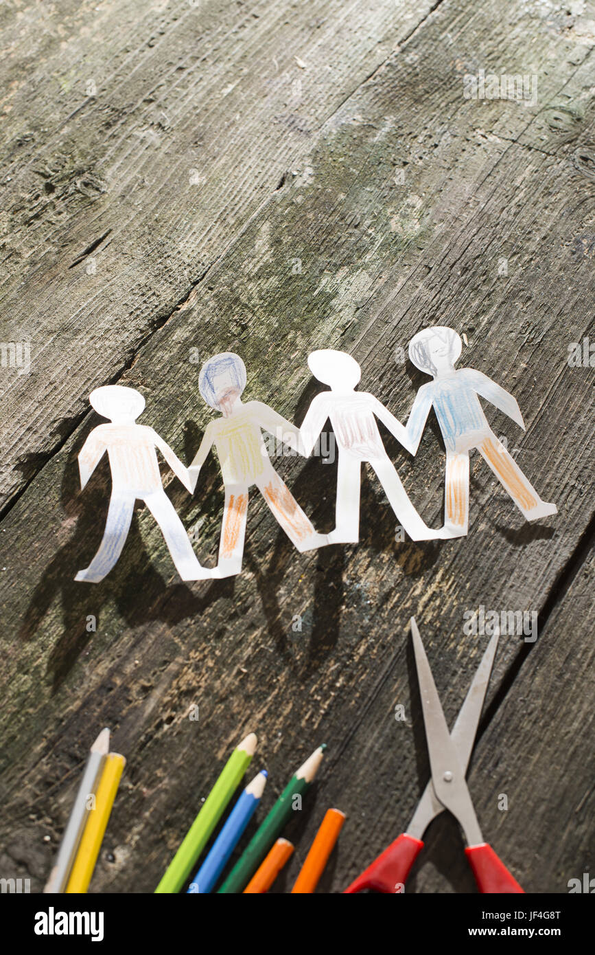 Paper made people figures Stock Photo - Alamy