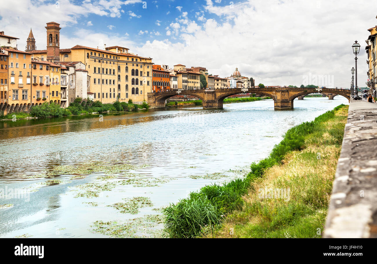 Bridge across arno hi-res stock photography and images - Alamy