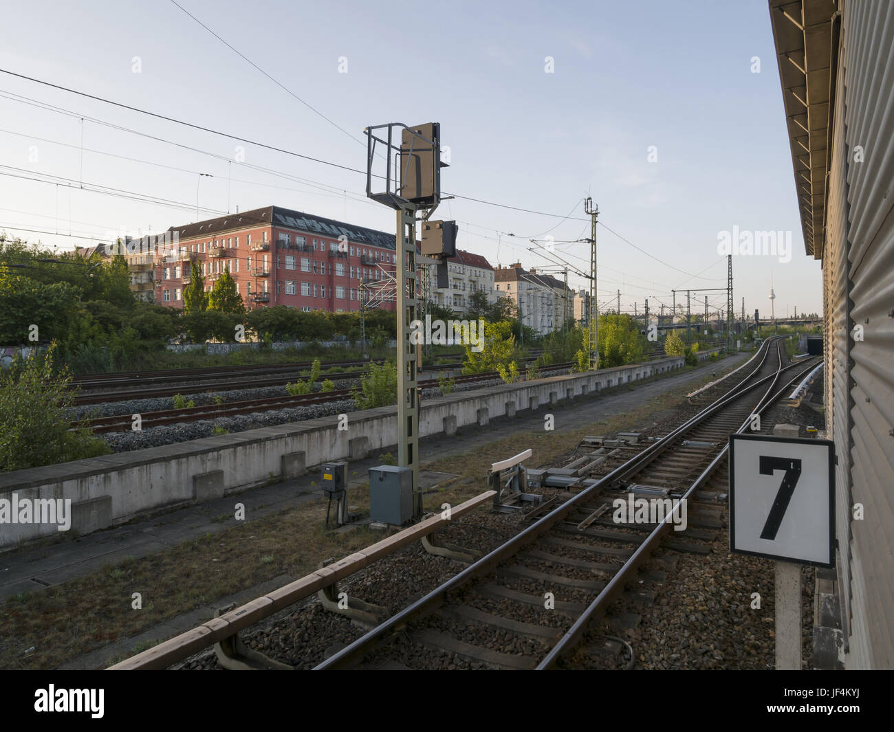 Morning rails hi-res stock photography and images - Alamy