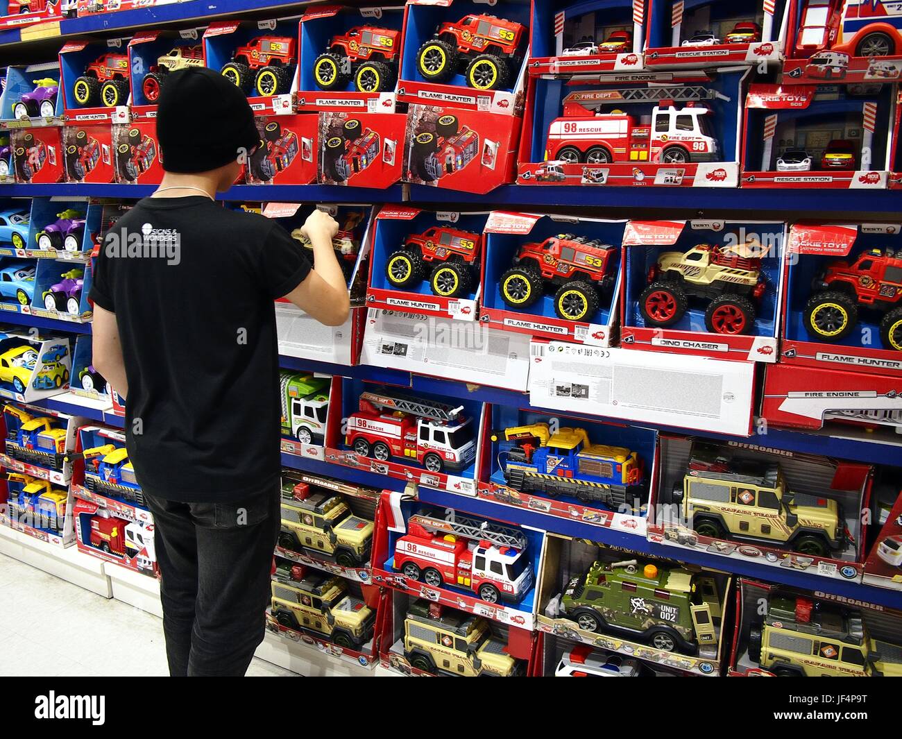 Sm department store hi-res stock photography and images - Alamy