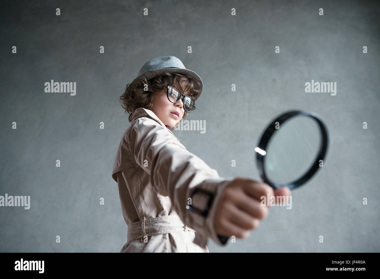 Old fashioned detective hi-res stock photography and images - Alamy