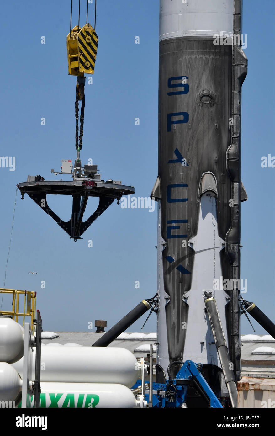 San Pedro, California, USA. 28th June, 2017. The SpaceX rocket booster ...