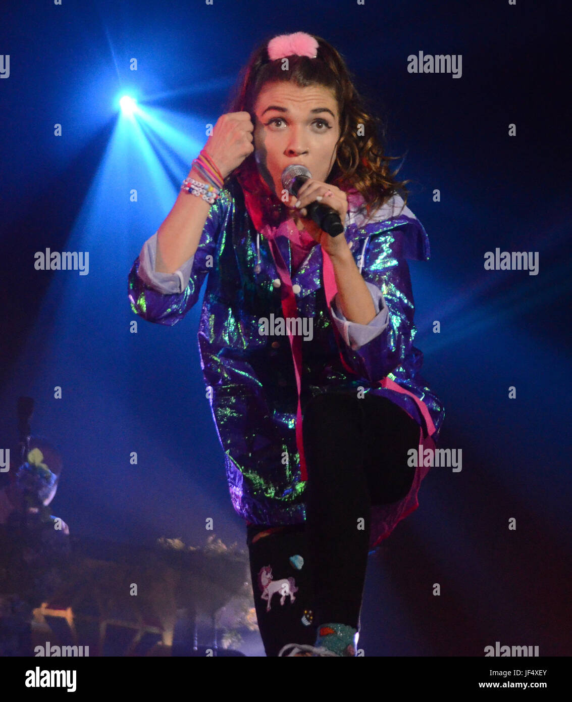 Mandy lee hi-res stock photography and images - Alamy