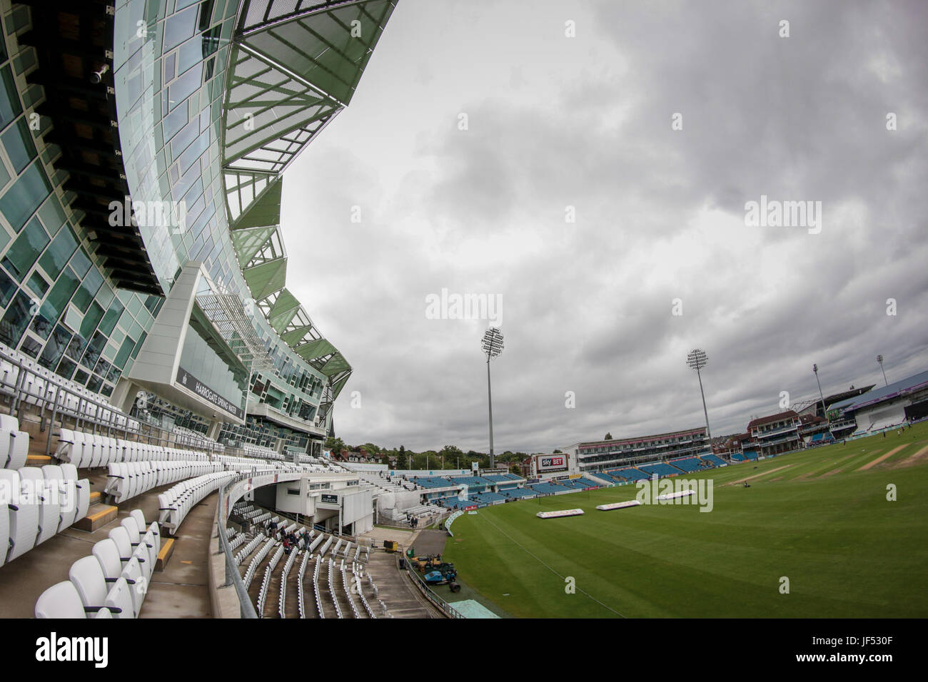 Headingley cricket ground view hi-res stock photography and images - Alamy