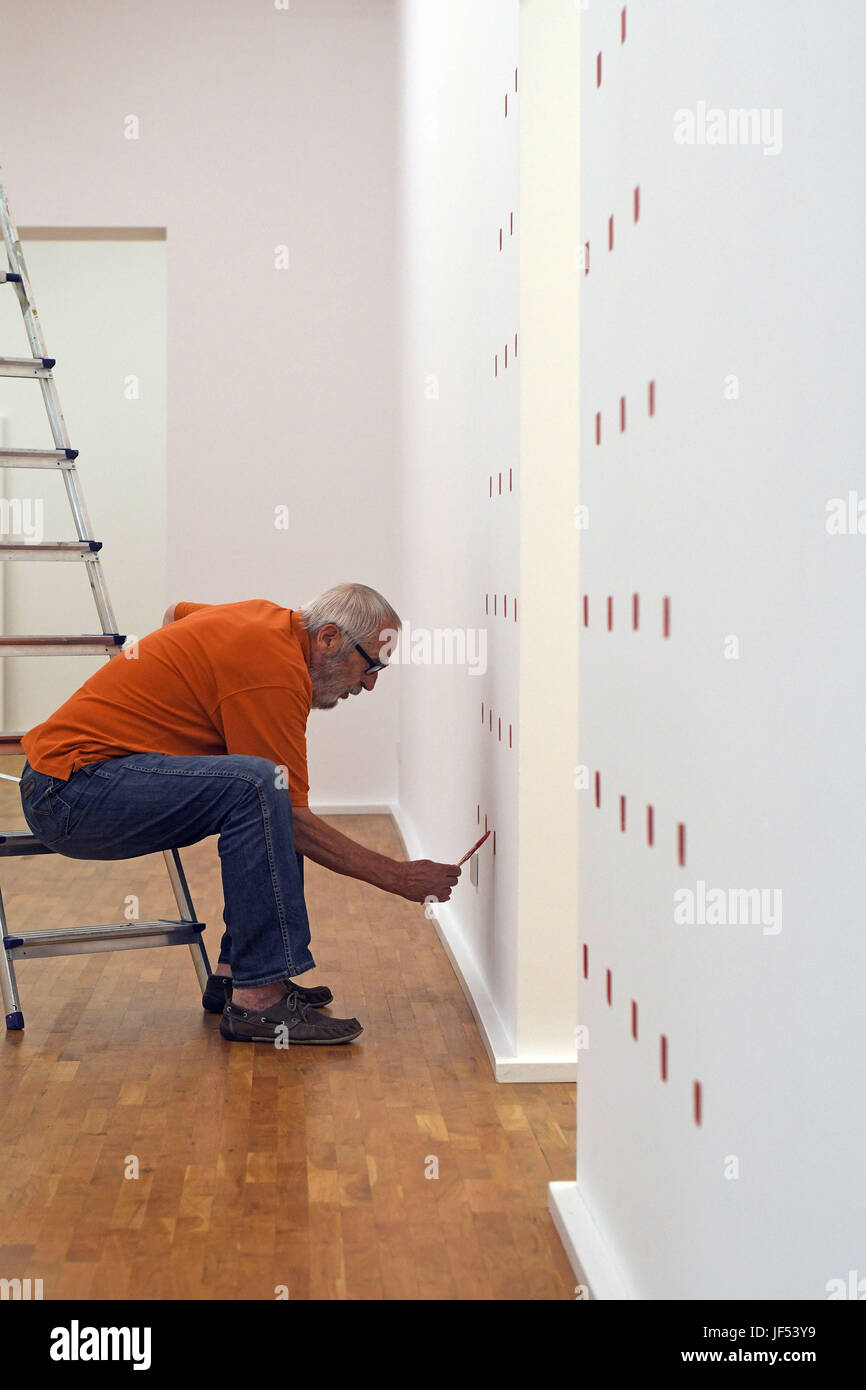 Siegen, Germany. 29th June, 2017. The Swiss concept artist Niele Toroni ...