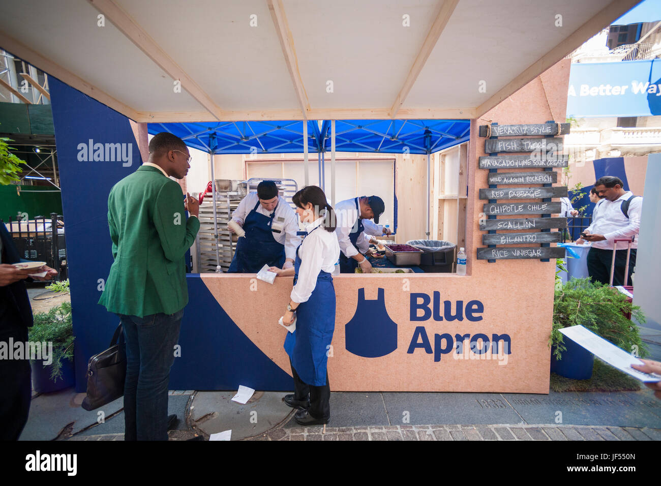 Queue for a meal hi-res stock photography and images - Alamy