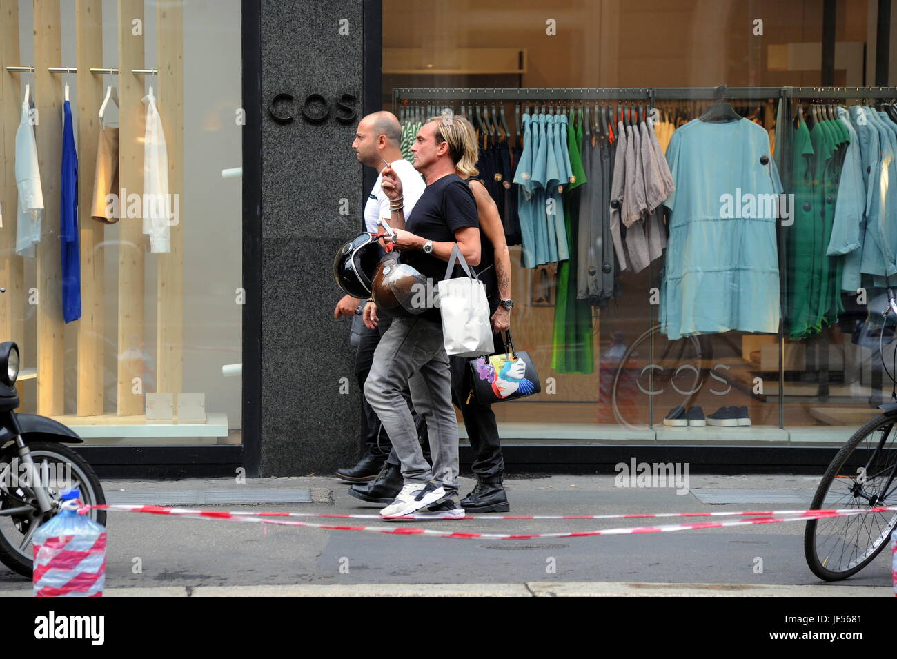 Milan, Paola Barale makes shopping in the center Paola Barale arrives ...