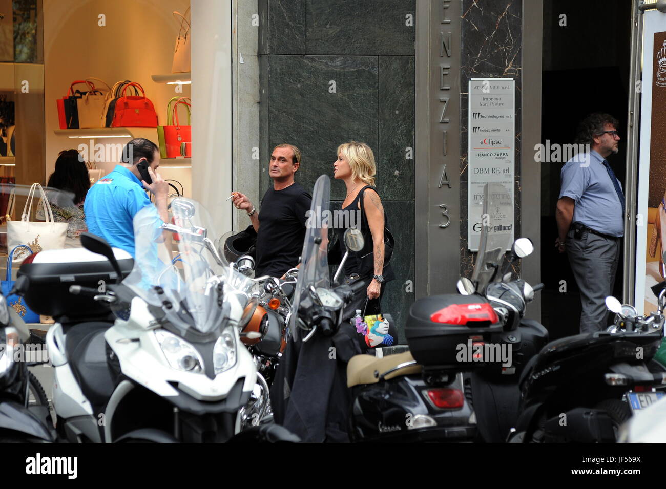 Milan, Paola Barale makes shopping in the center Paola Barale arrives ...