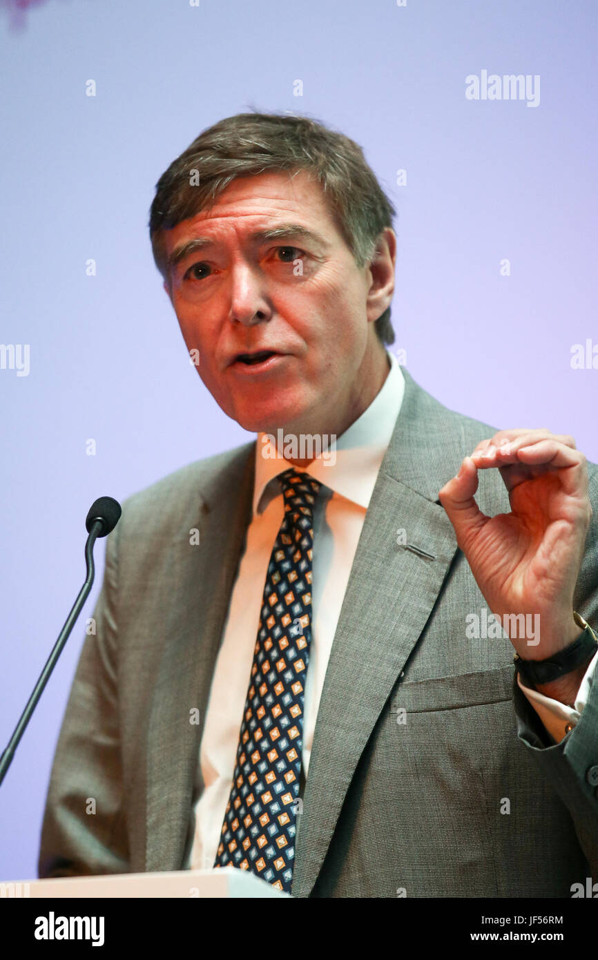 Philip dunne mp hi-res stock photography and images - Alamy