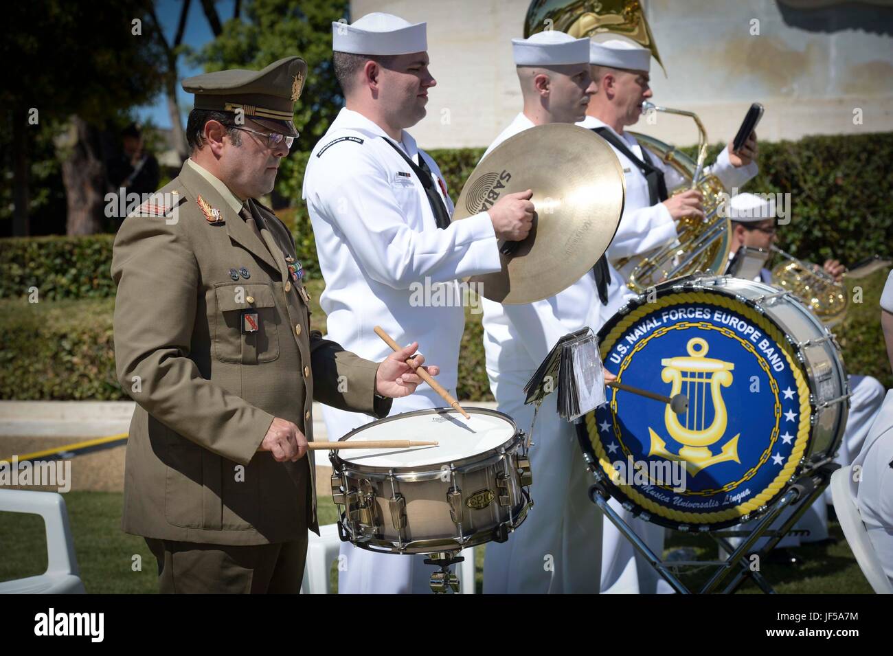 170528-N-UY653-066 NETTUNO, Italy (May 28, 2017) Members of the Italian ...