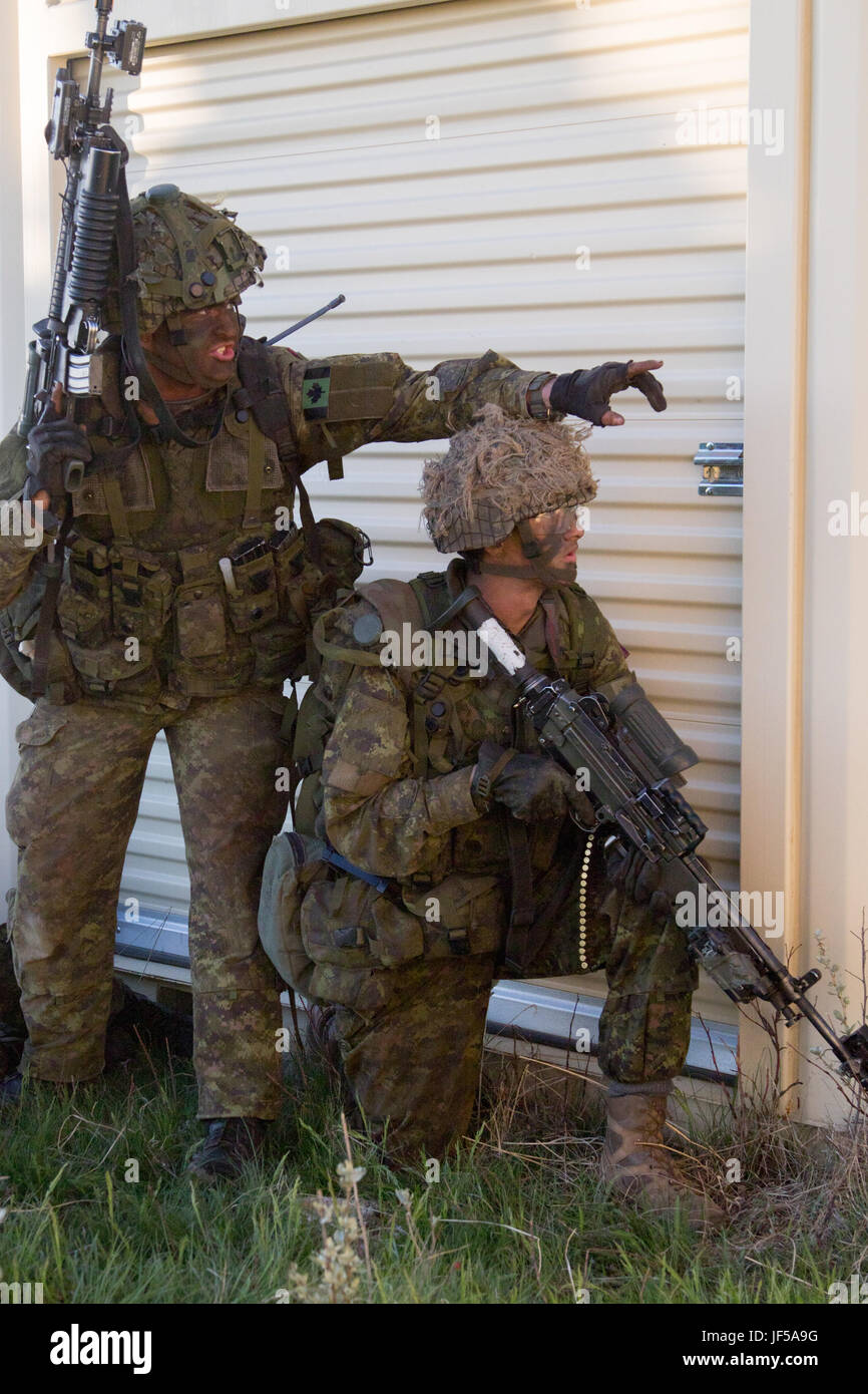 Canadian soldiers 1st battalion hi-res stock photography and images - Alamy