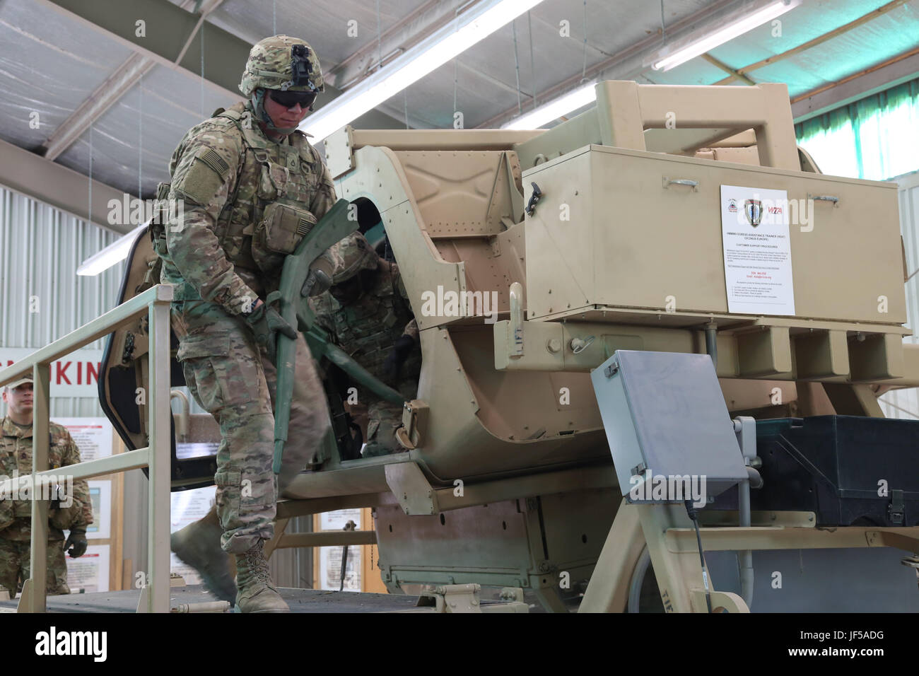 Humvee egress assistance trainer hi-res stock photography and images ...