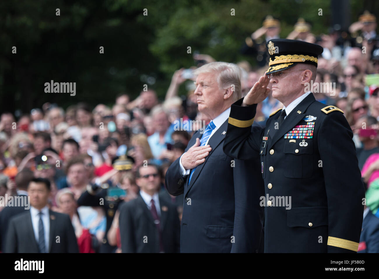 President Donald J. Trump and U.S. Army Maj. Gen. Michael L. Howard ...