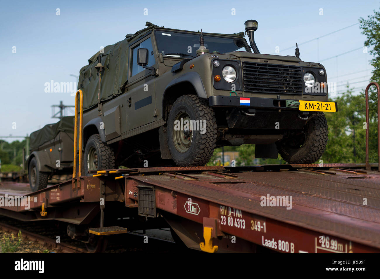 Dutch Marines in cooperation of MOVECON units load their equipment on ...