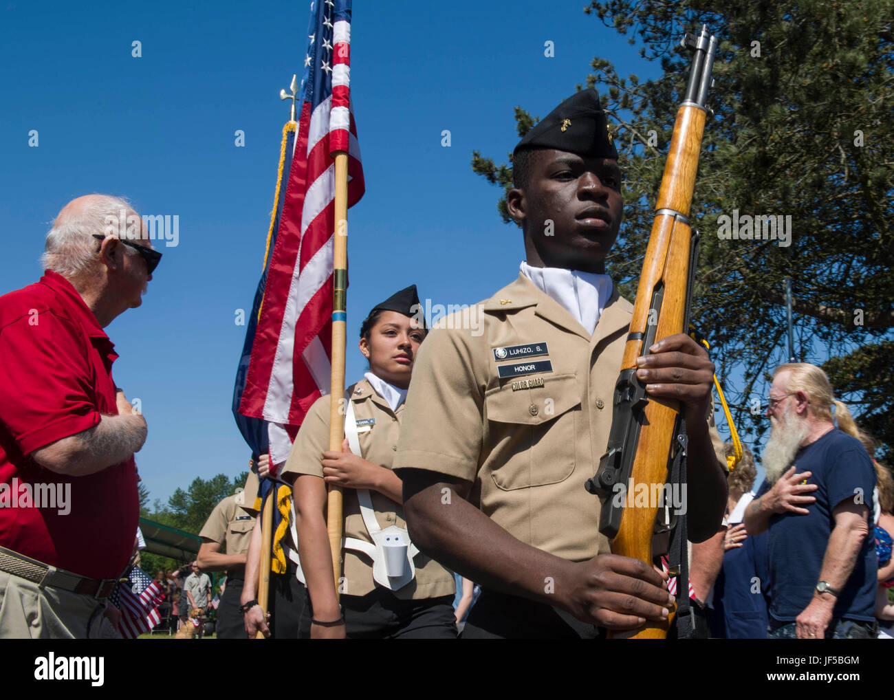 High school color guard in parade hi-res stock photography and images ...