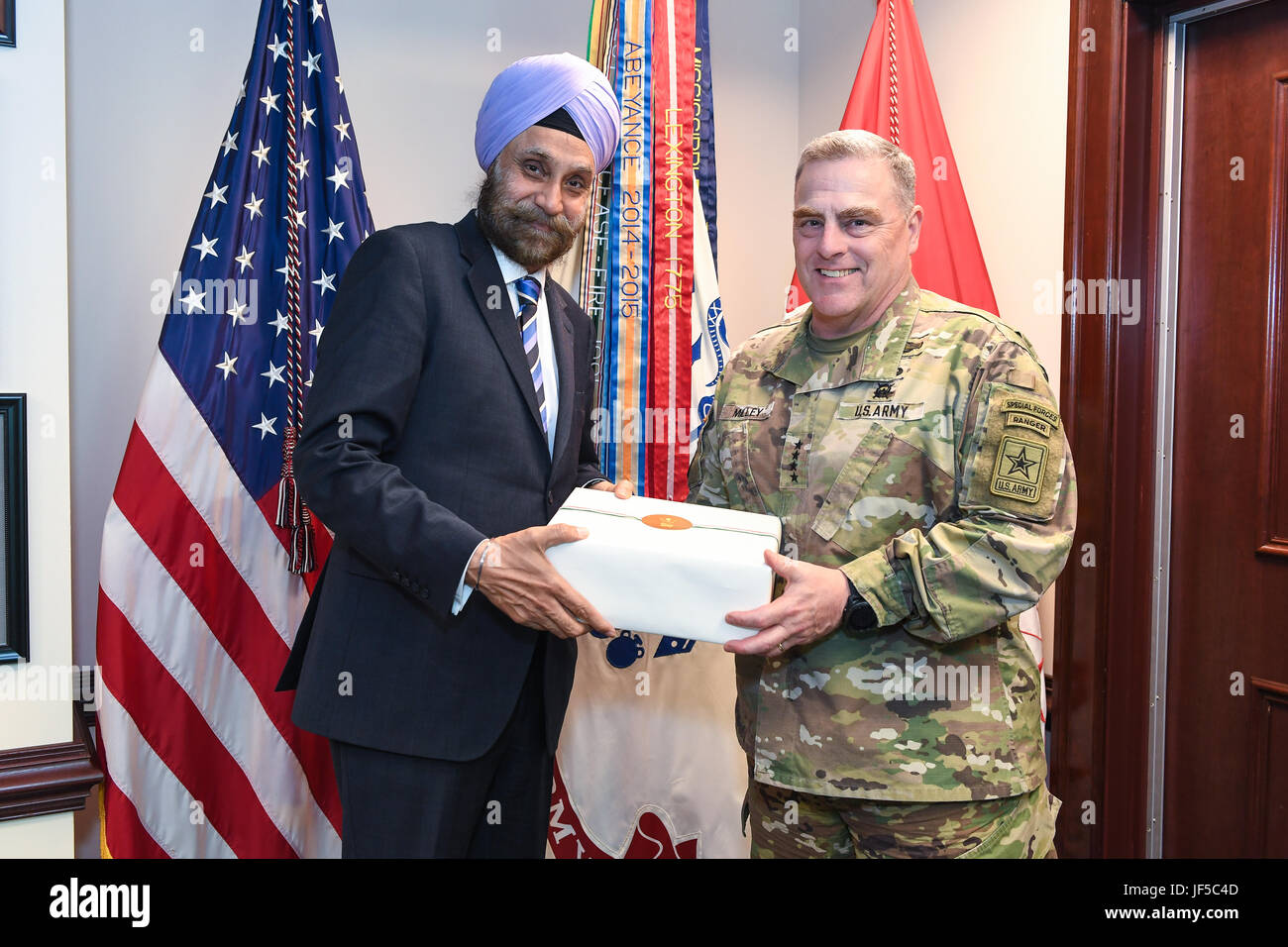 The U.S. Army Chief of Staff hosts the Indian Ambassador at the ...