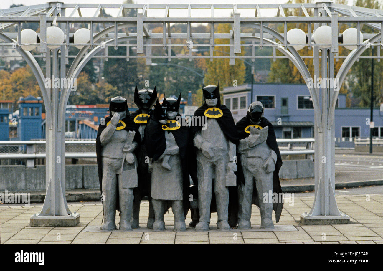 Fremont statues "Waiting for the Interurban" Artist Richard Beyer with ...
