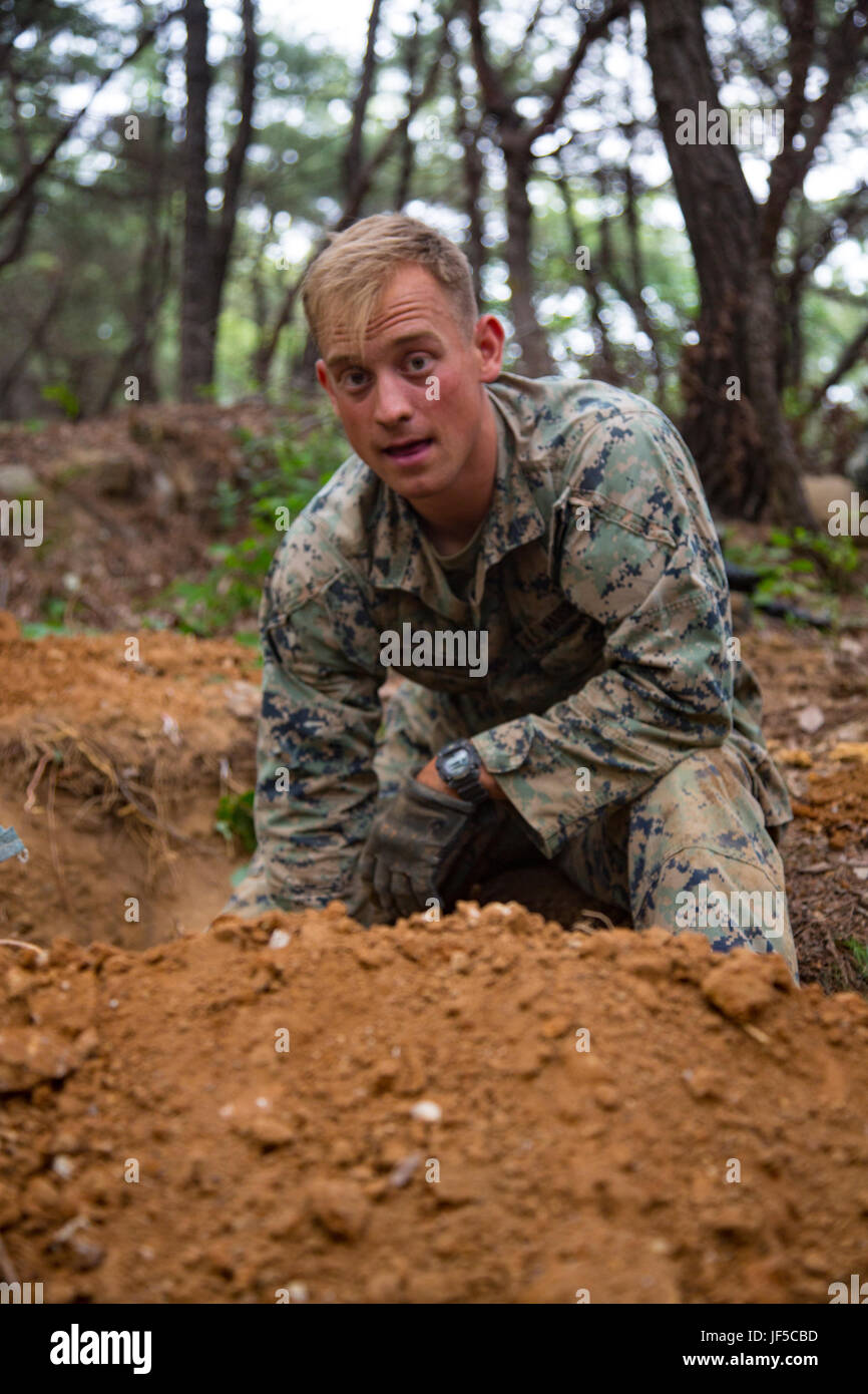 Riflemen takes hi-res stock photography and images - Alamy