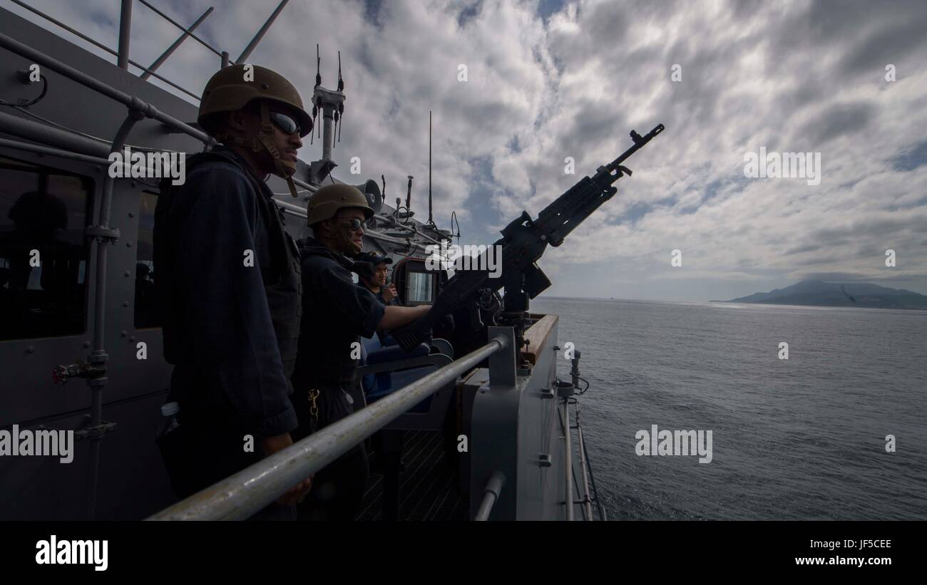 Standwatch hi-res stock photography and images - Alamy