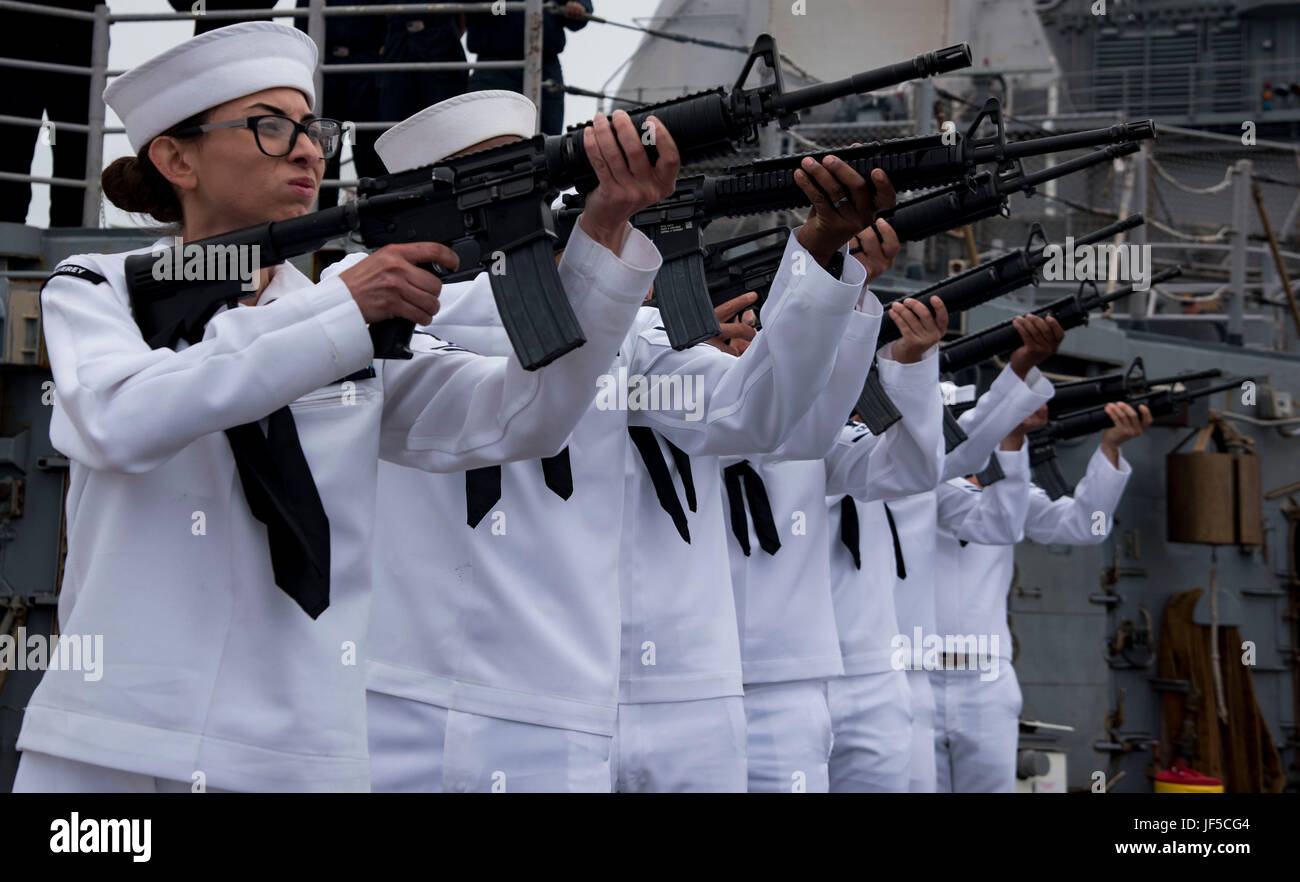 170530-N-QI061-255 ATLANTIC OCEAN (May 30, 2017) Sailors perform a 21 ...