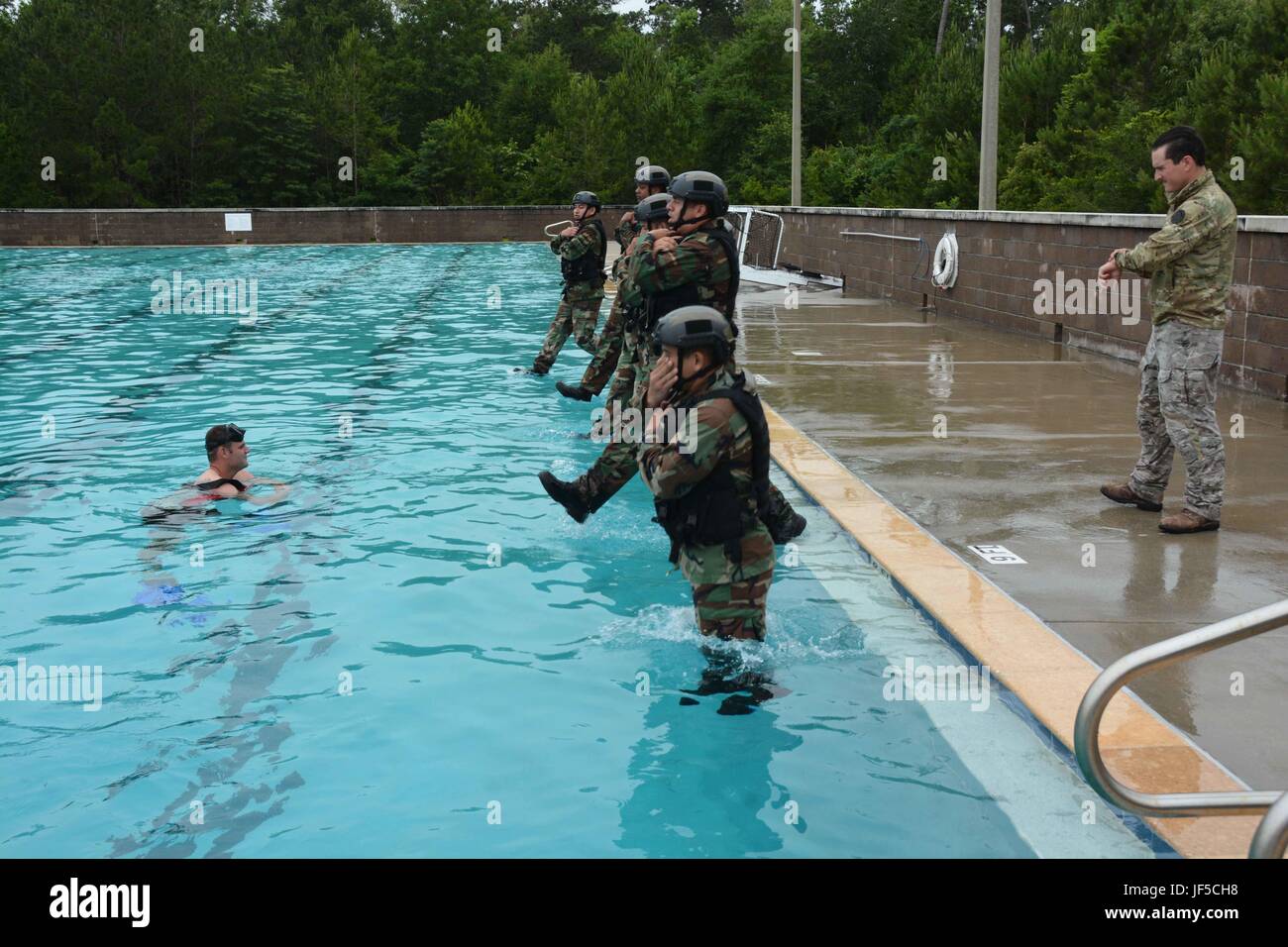 170530-N-TI567-038 STENNIS SPACE CENTER, Miss. -- Students from Class ...