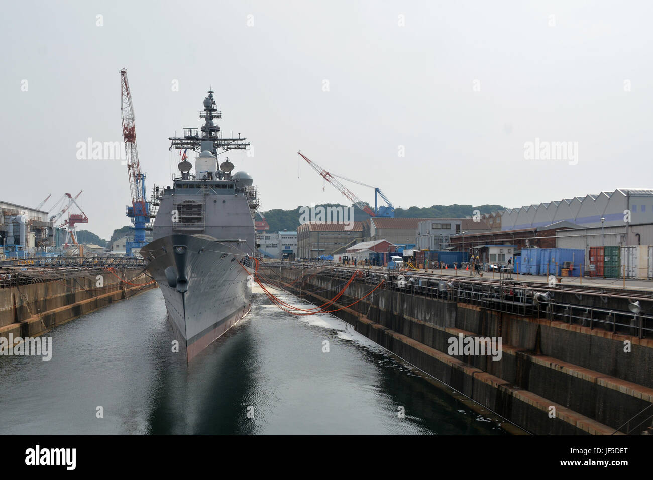 Ticonderoga cruiser dry dock hi-res stock photography and images - Alamy