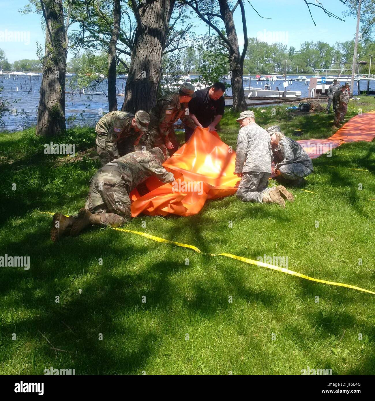 New York Army National Guard Soldiers deploy the Tiger Dam flood ...