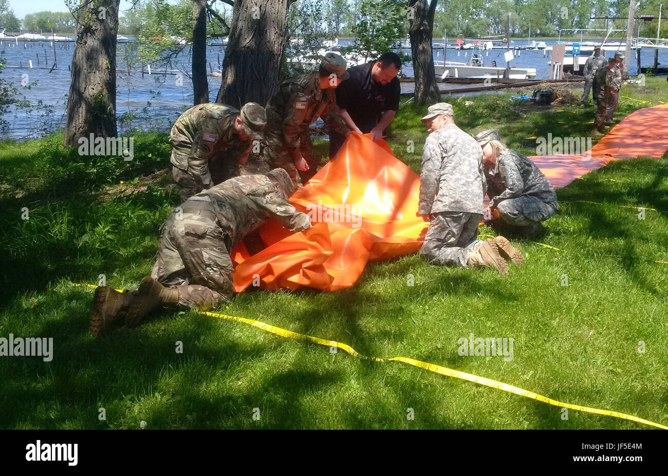 New York Army National Guard Soldiers deploy the Tiger Dam flood ...