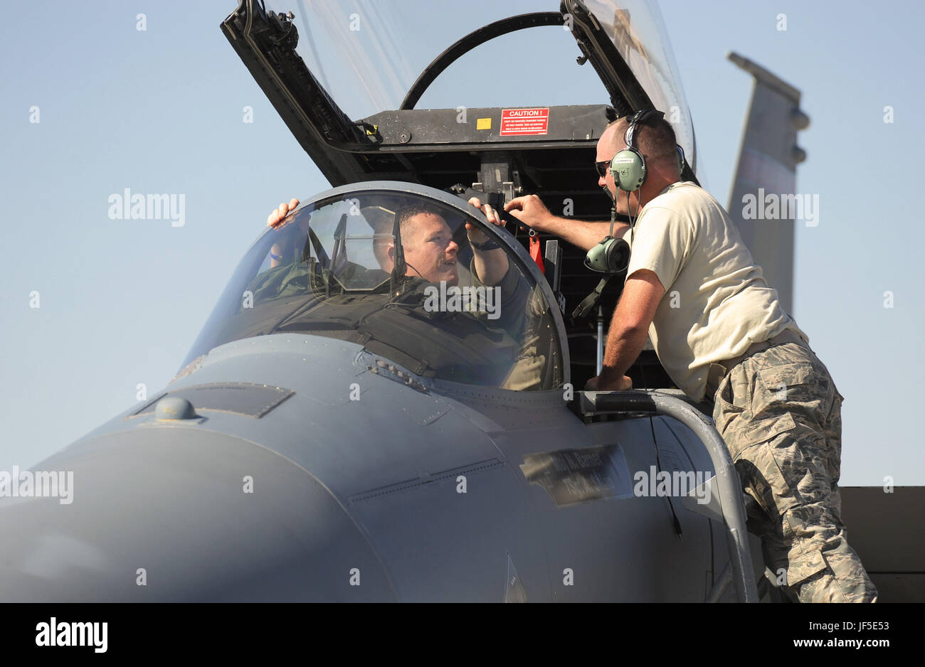 Oregon Air National Guard fighter pilot 1st Lt. David Goode, (left ...
