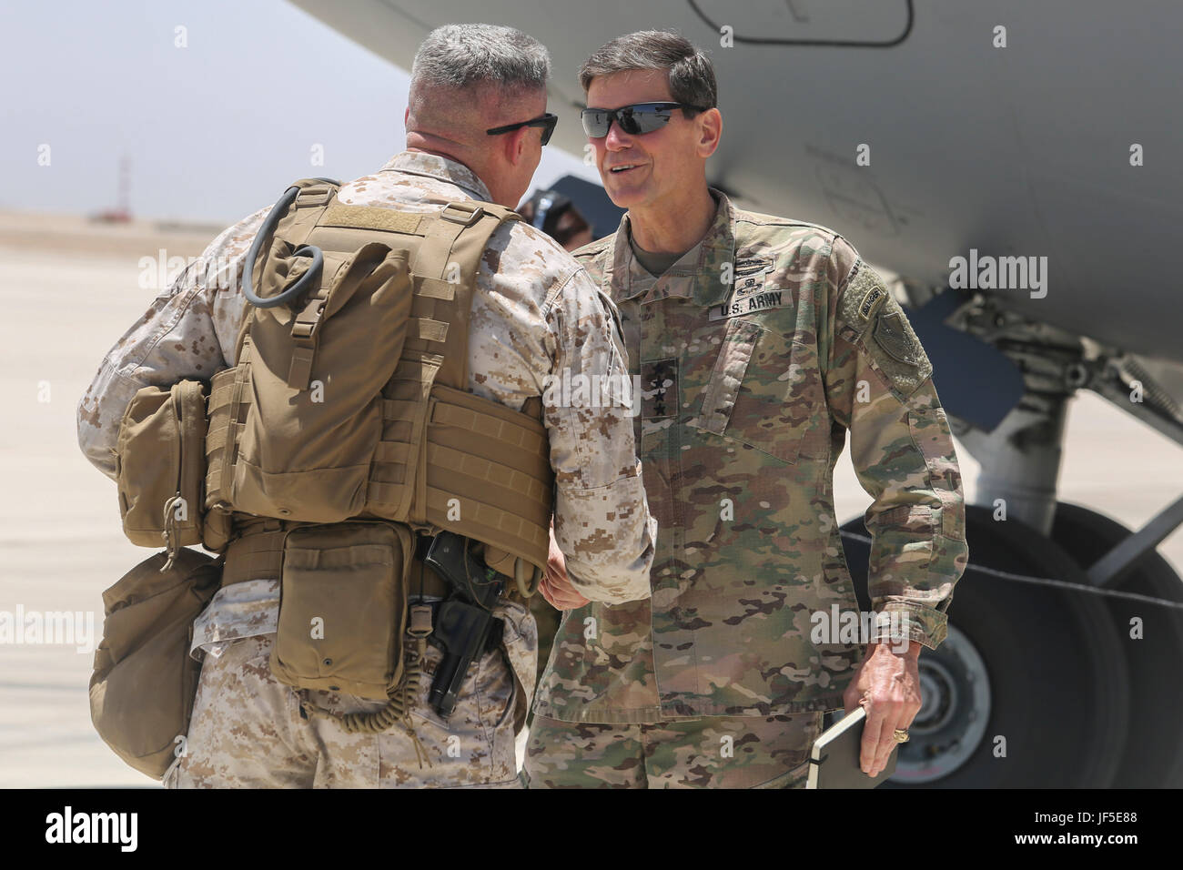 Brig gen roger turner left hi-res stock photography and images - Alamy