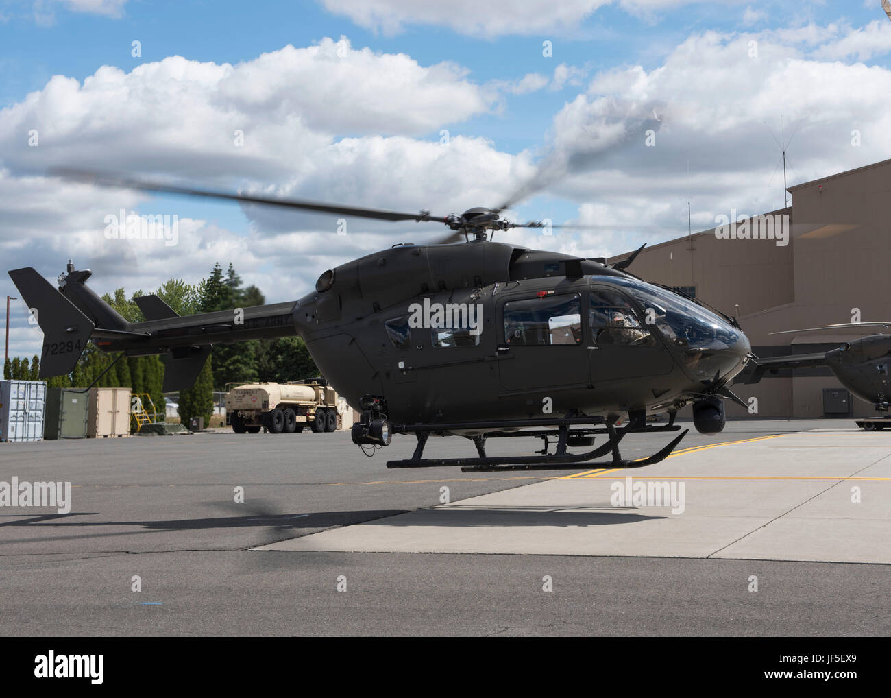 Uh 72 lakota helicopter training hi-res stock photography and images ...