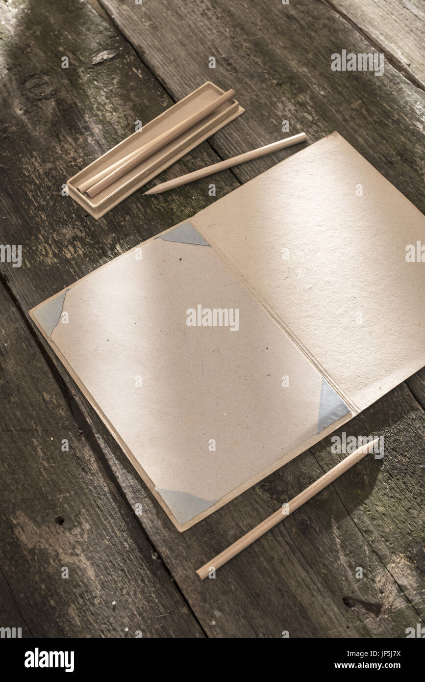 Vintage pencil and drawing paper Stock Photo - Alamy