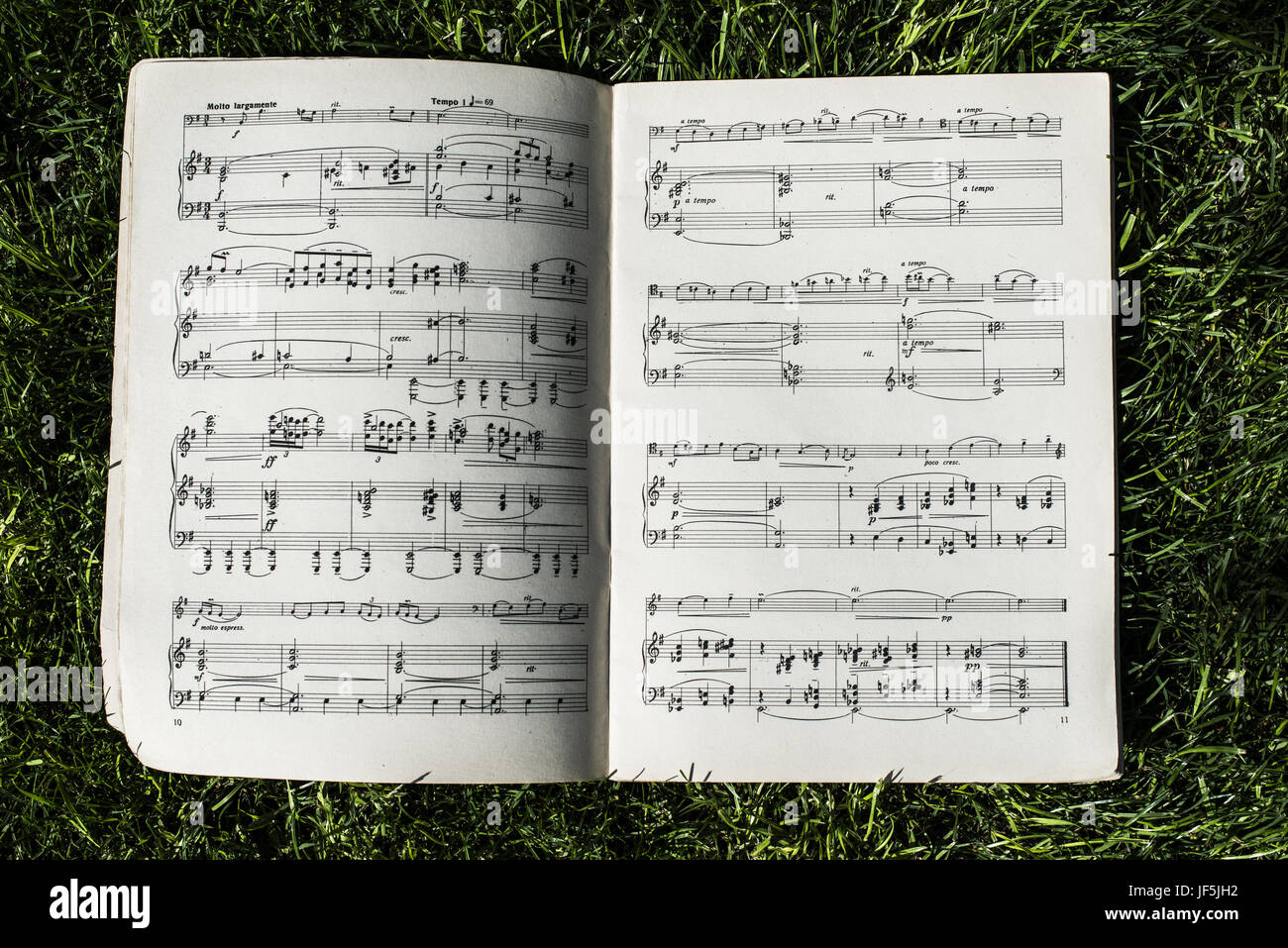 Piano book isolated hi-res stock photography and images - Alamy