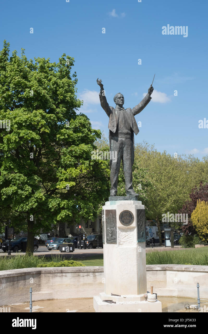 Gustav holst statue cheltenham hi-res stock photography and images - Alamy