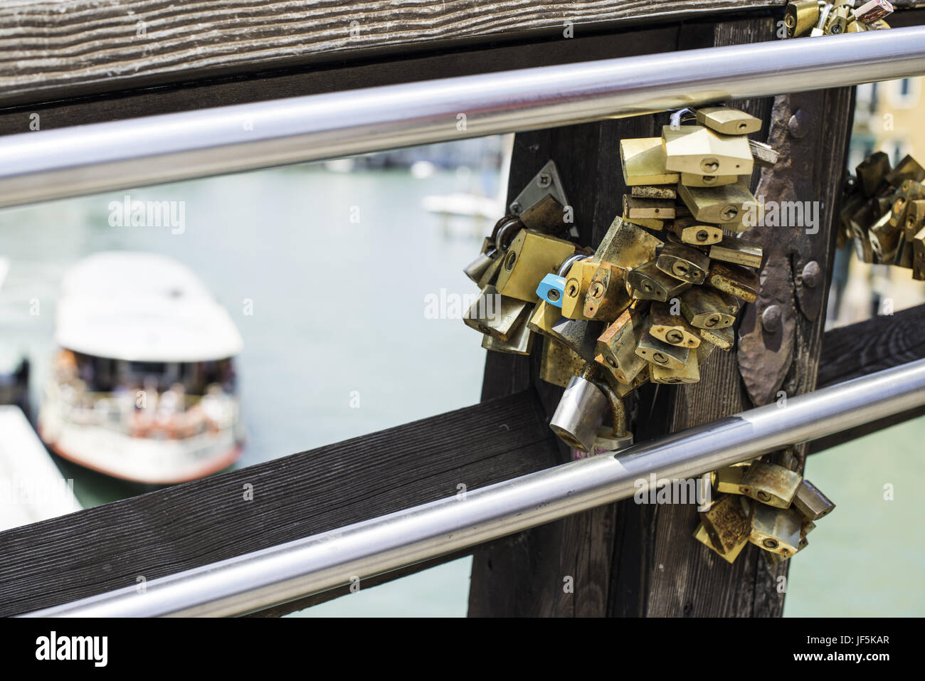 Venice italy love padlocks hi-res stock photography and images - Alamy